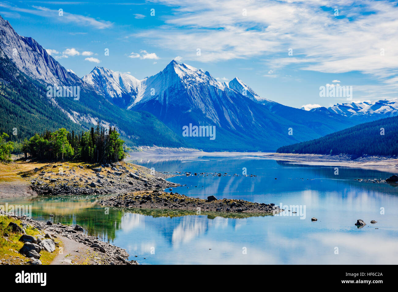Medicine Lake, Jasper National Park, Alberta, Canada Stock Photo - Alamy