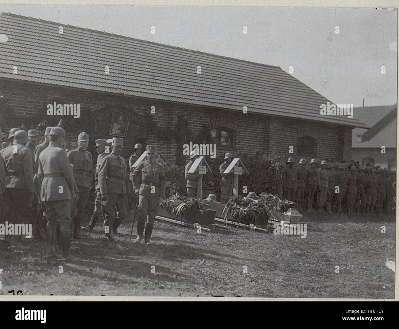 Mortar course, raising the dead, World War I, Europeana Collections ...