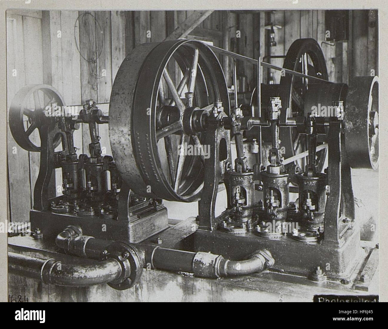 Water supply system, Sarafin pump station interior during World War I ...
