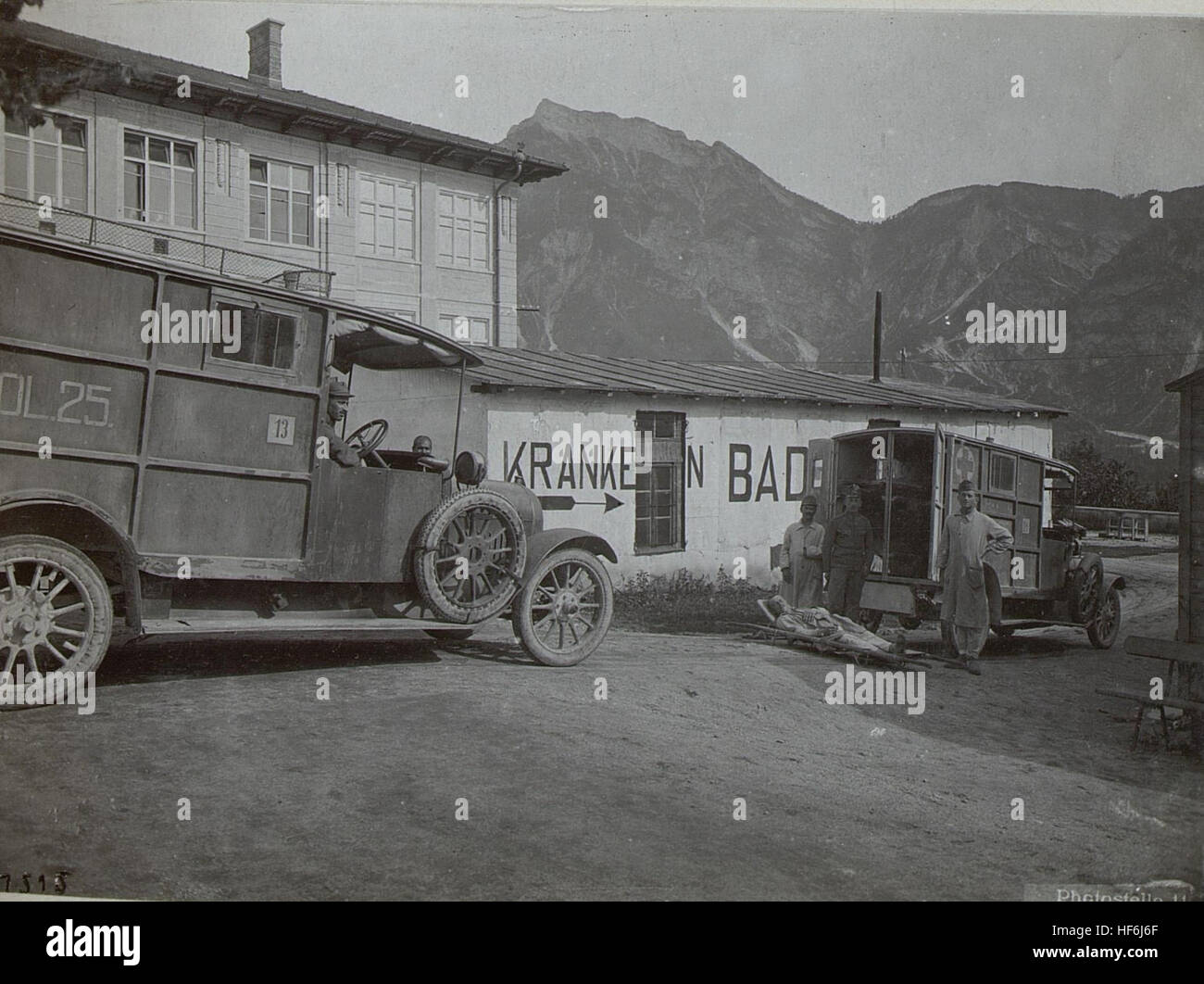 Army reserve soldiers transport hi-res stock photography and images - Alamy
