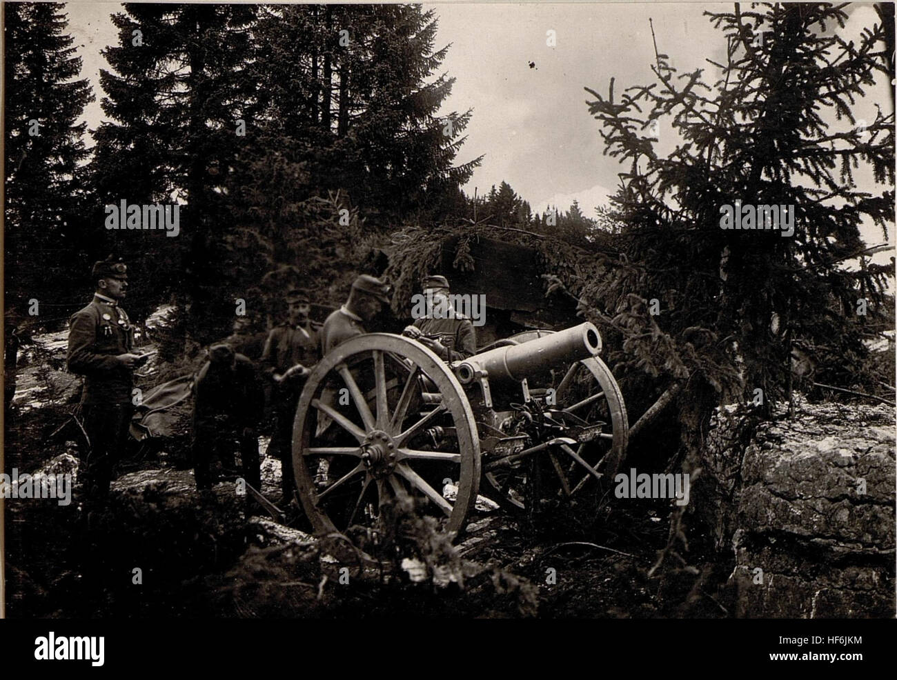 A 10 cm field howitzer positioned for firing at the Lavarone Plateau ...