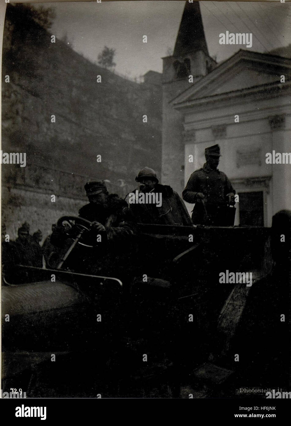 Primolano, arrival of an Italian Colonel, World War I, Europeana ...