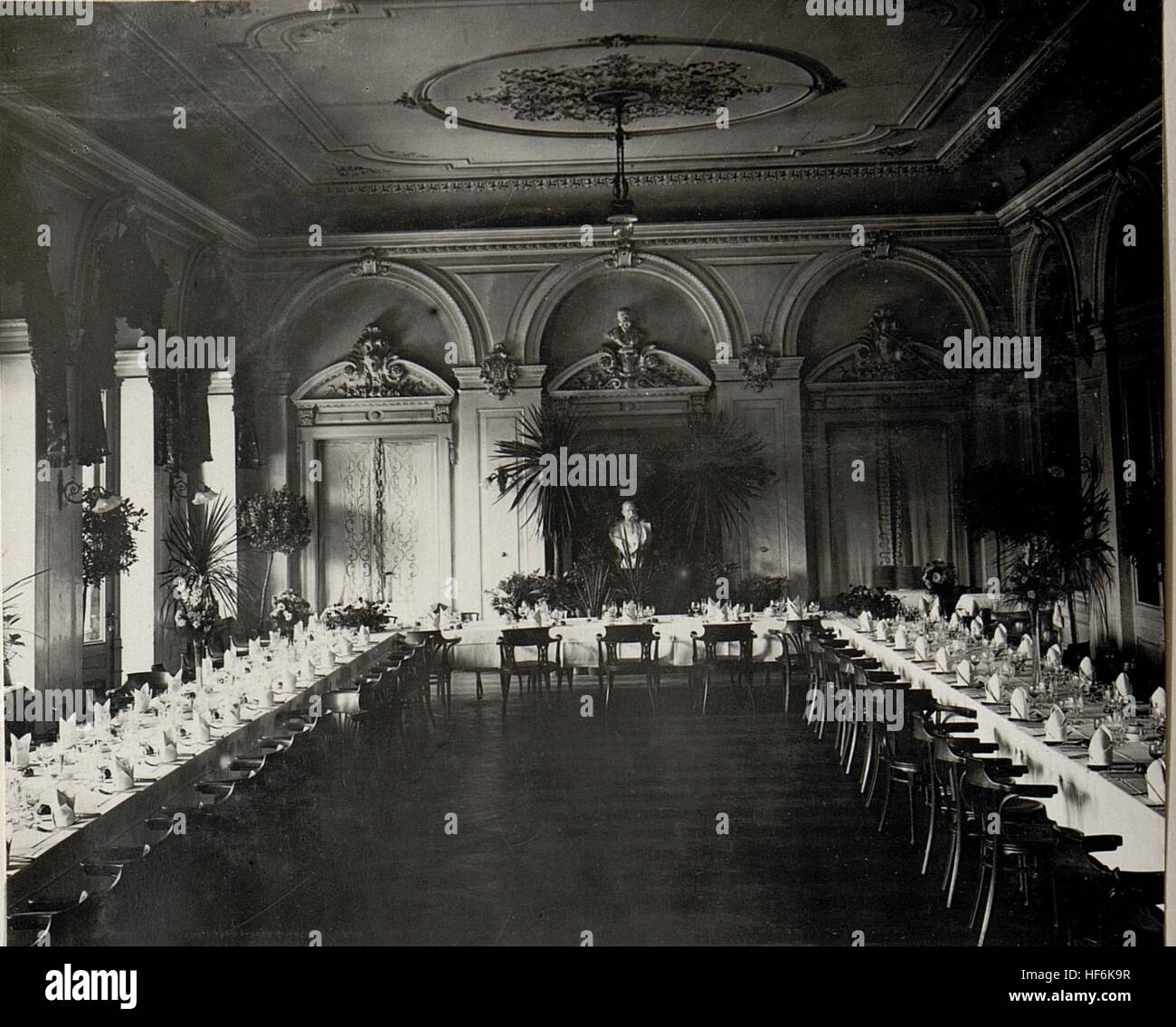 Wartime mess hall hi-res stock photography and images - Alamy