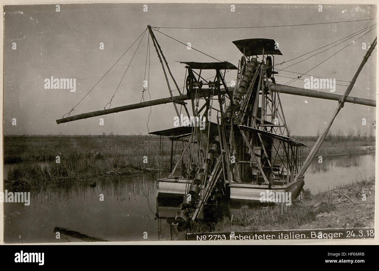Captured italian excavator hi-res stock photography and images - Alamy