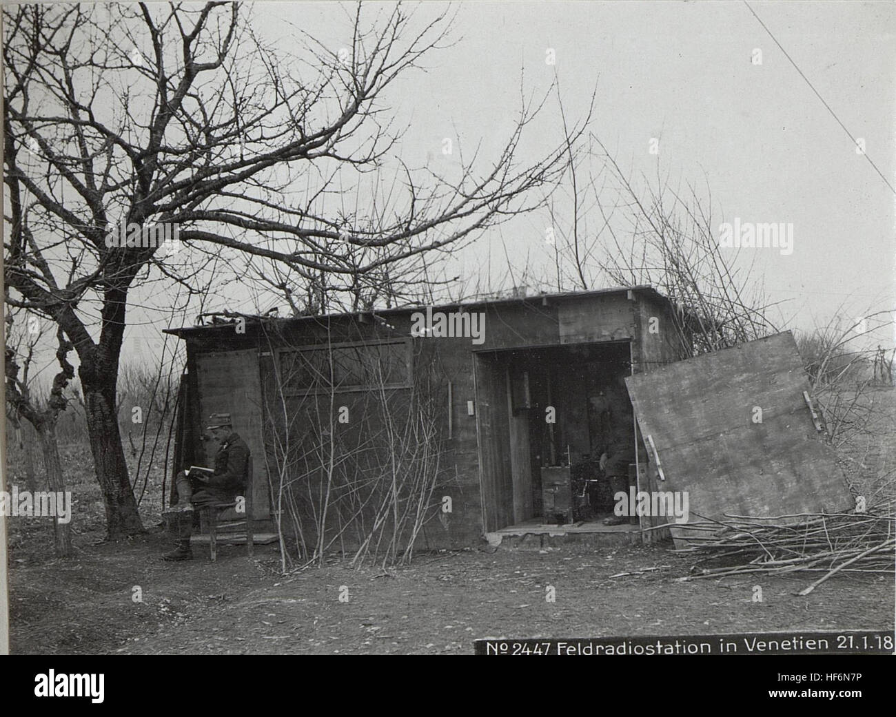 Field radio station in Veneto, 21st January 1918, WWI, First World War ...