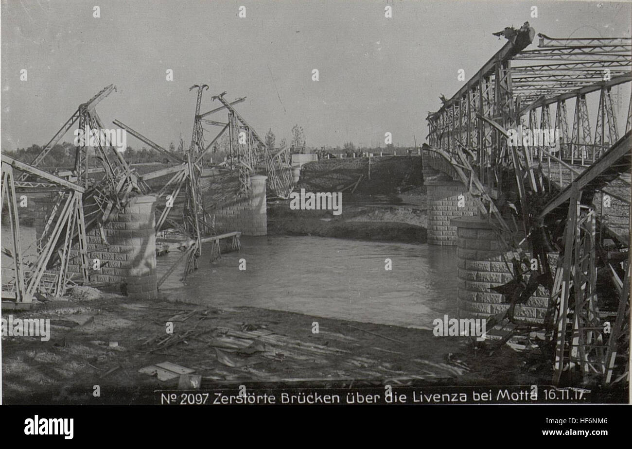 Destroyed bridges over the Livenza at Motta, 16.11.17, World War I ...