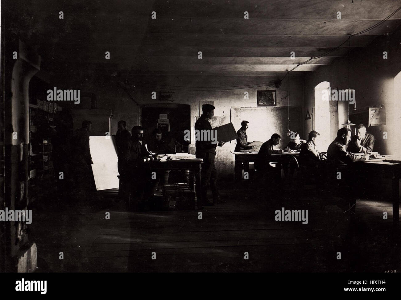 World war 2 map room hi-res stock photography and images - Alamy
