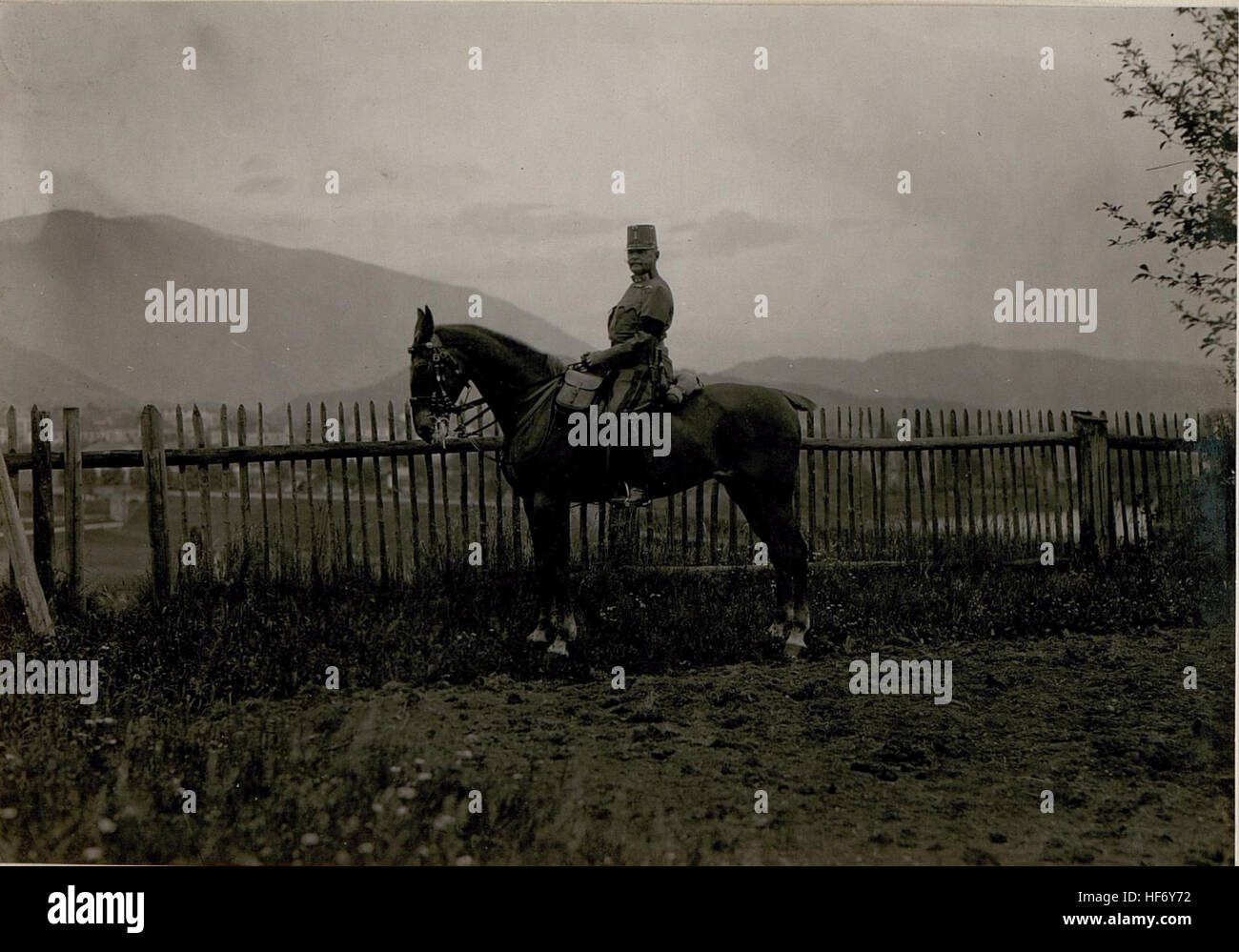 A photograph from 'Kriegsalbum 42', depicting the 10th Army Command ...