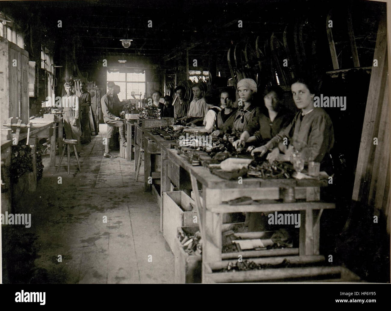 Army blacksmith hi-res stock photography and images - Alamy