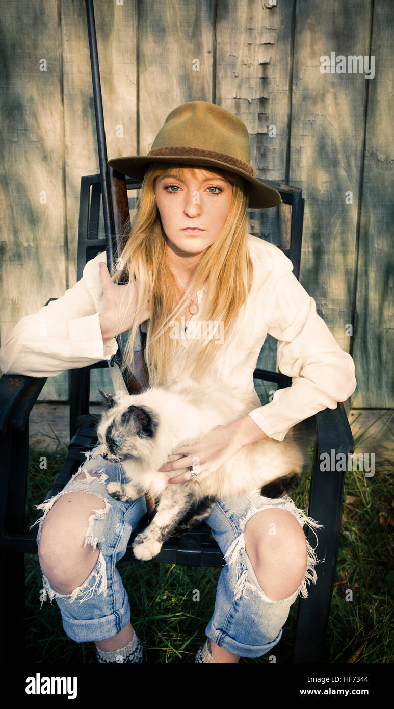 Hillbilly woman hi-res stock photography and images - Alamy