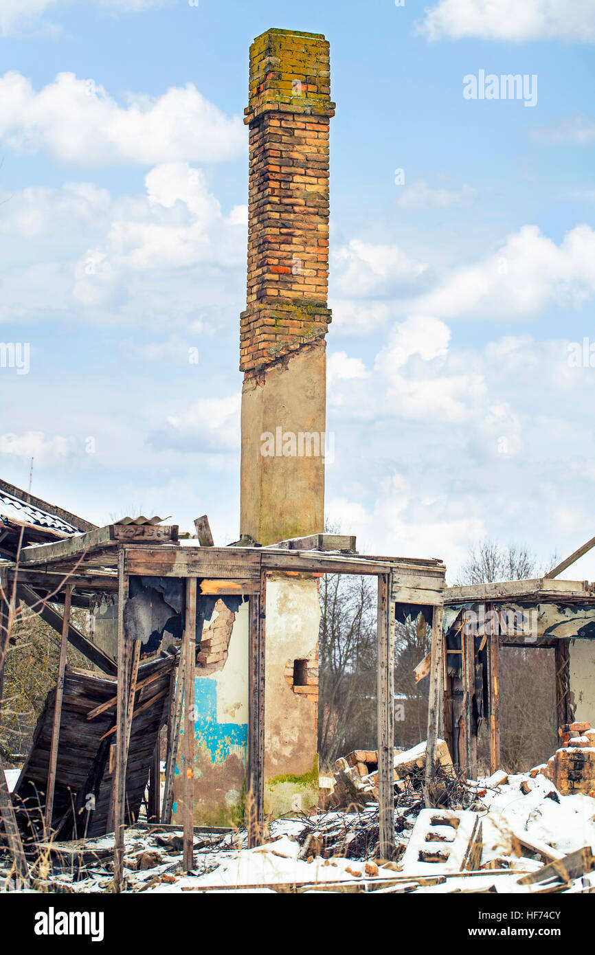 Old burnt house in countryside Stock Photo - Alamy