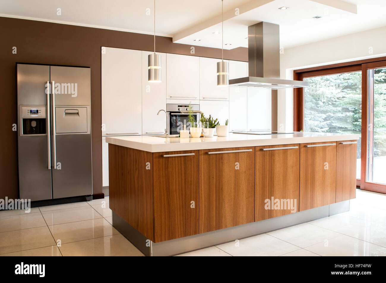 Modern white goods hi-res stock photography and images - Alamy