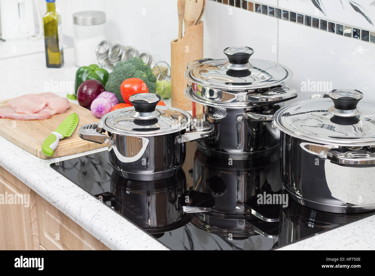 Induction cooker hi-res stock photography and images - Alamy