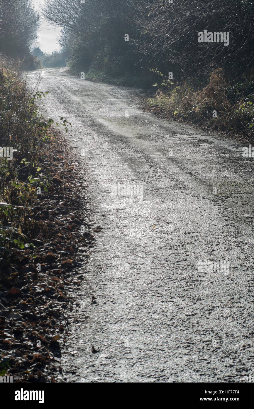 Damp roads hi-res stock photography and images - Alamy