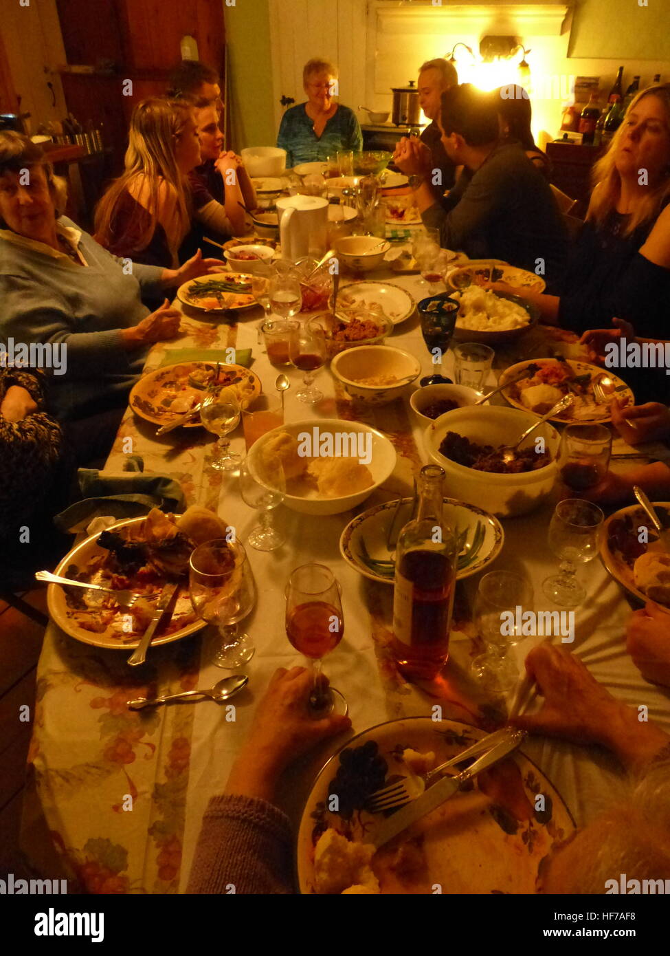 Thanksgiving dinner family old hi-res stock photography and images - Alamy