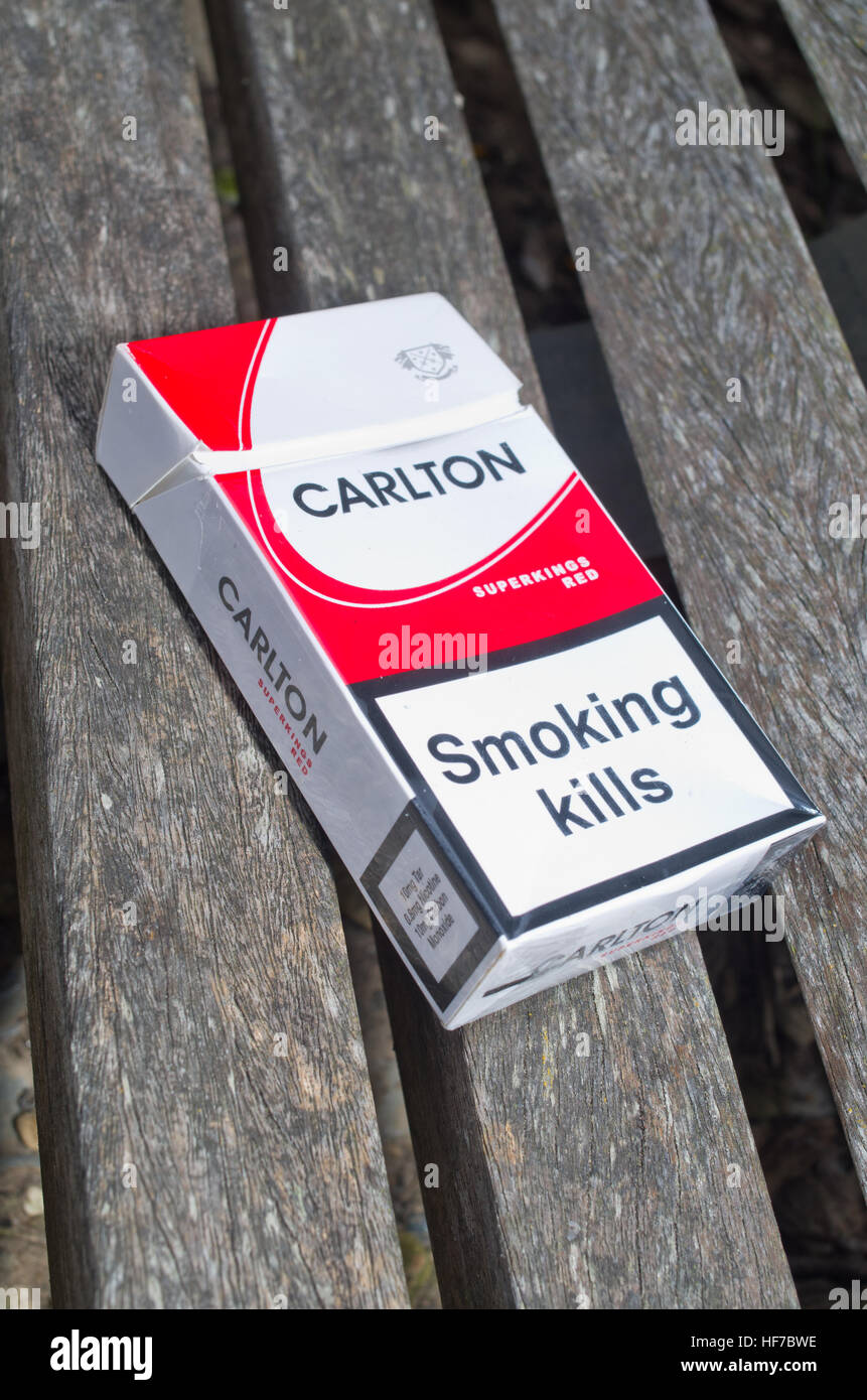 Empty fag packet hi-res stock photography and images - Alamy