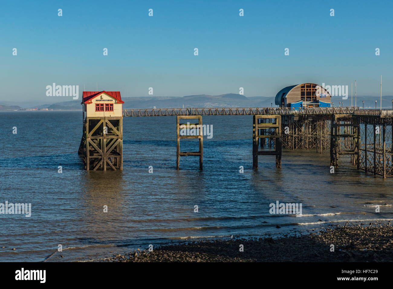 Rnli mumbles lifeboat station hi-res stock photography and images - Alamy