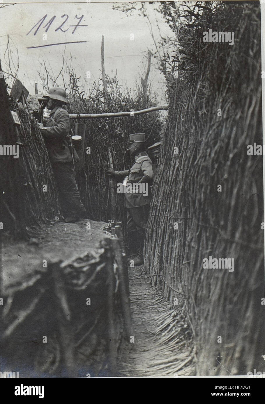 A trench post of the Bavarian Infantry Regiment No. 2 in Herbutow, part ...