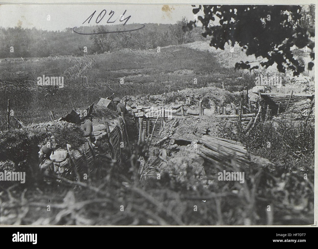 Frontline combat position with the crew of the Turkish Infantry ...