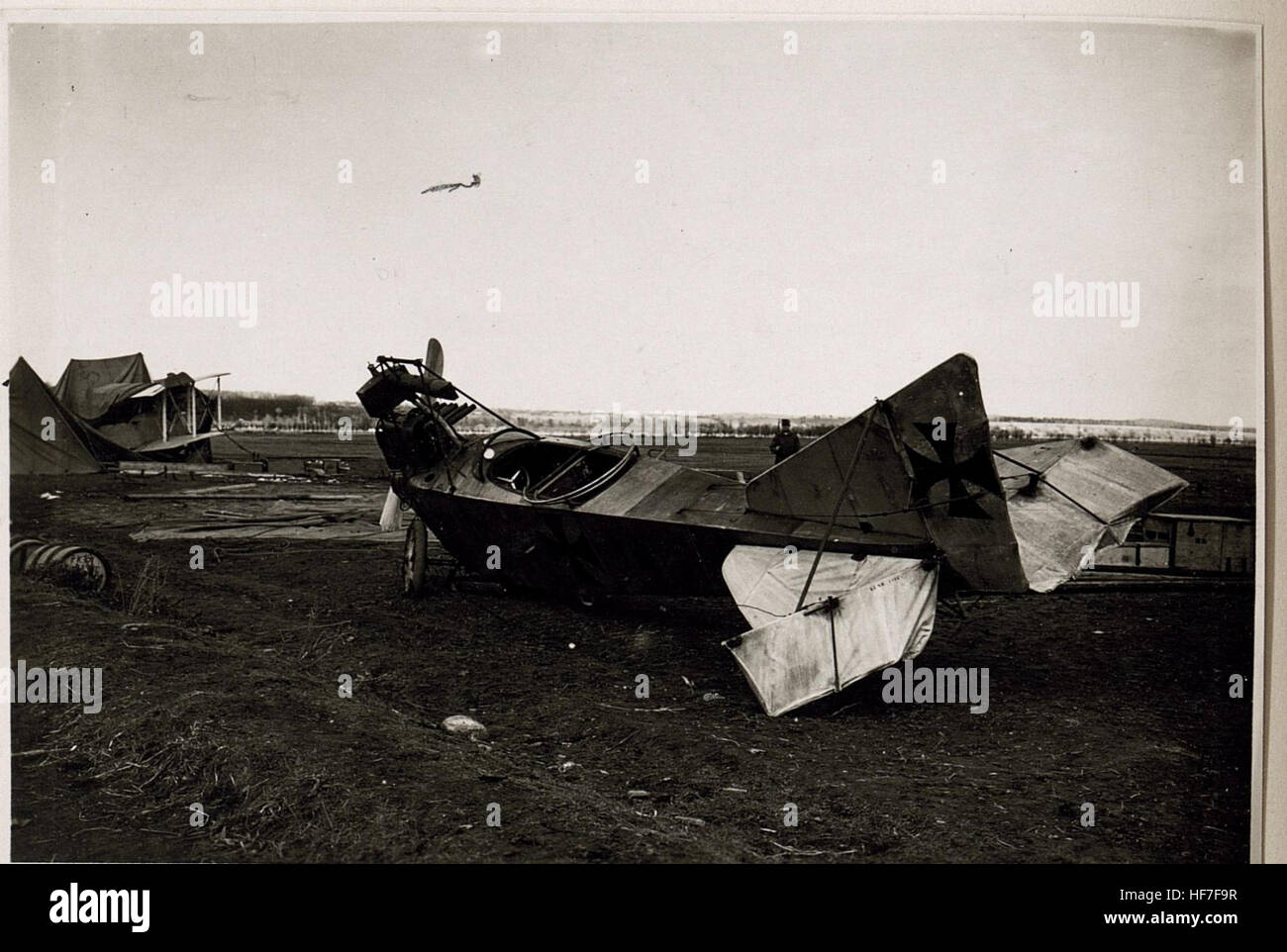 Damaged aircraft hi-res stock photography and images - Alamy