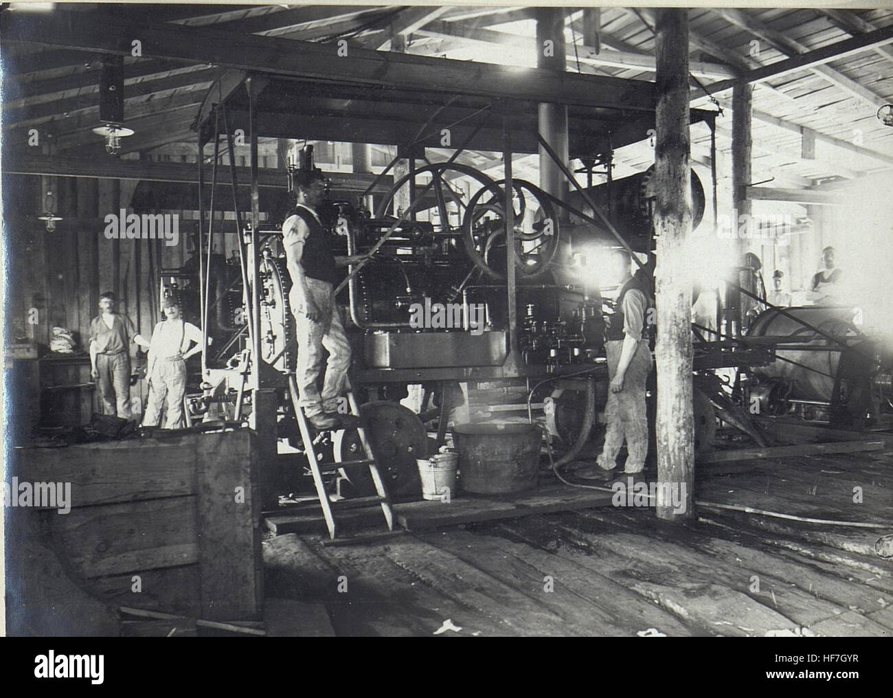 This image of a World War I machine room provides a glimpse into the ...