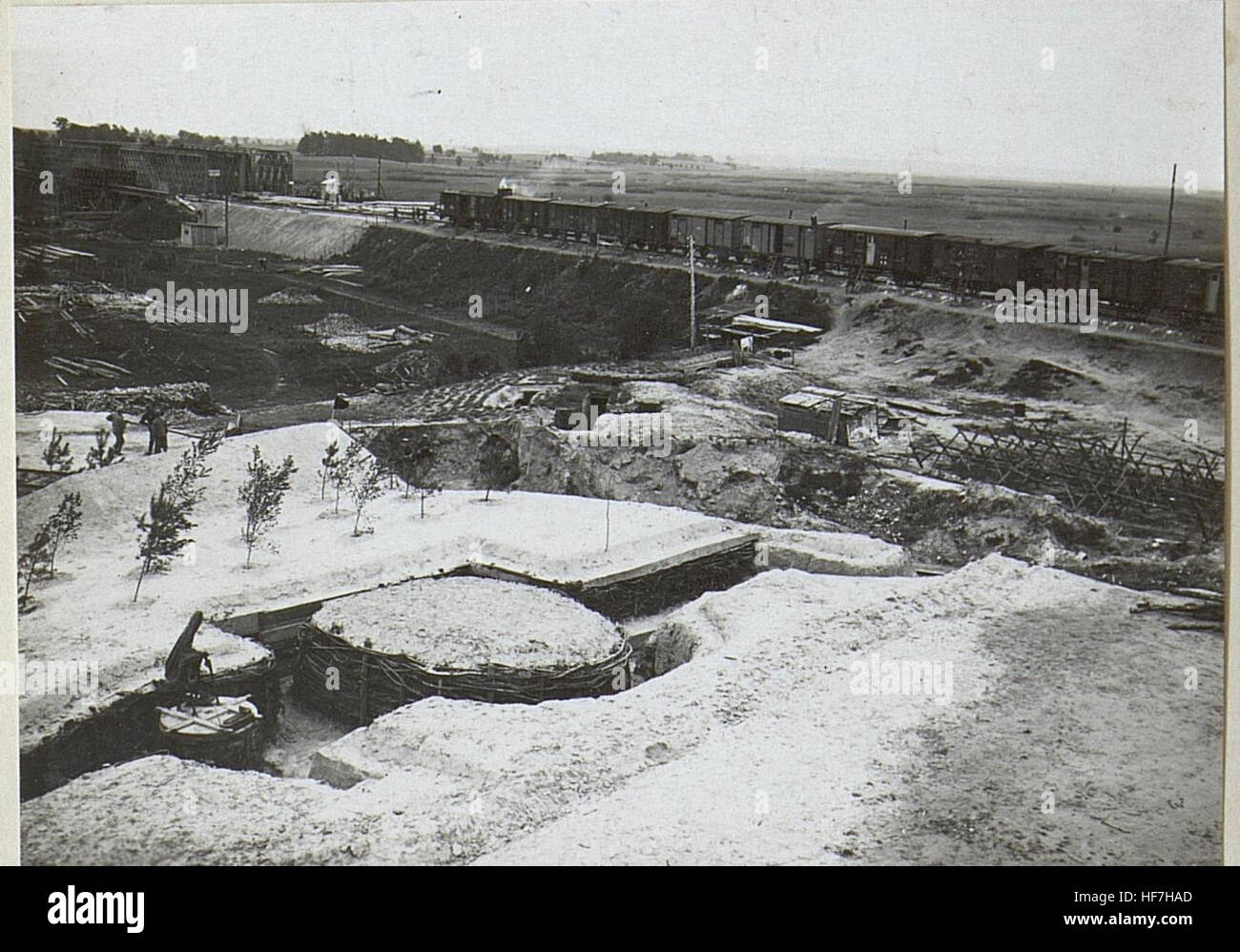 This image depicts military positions and the railway bridge in Roszyce ...