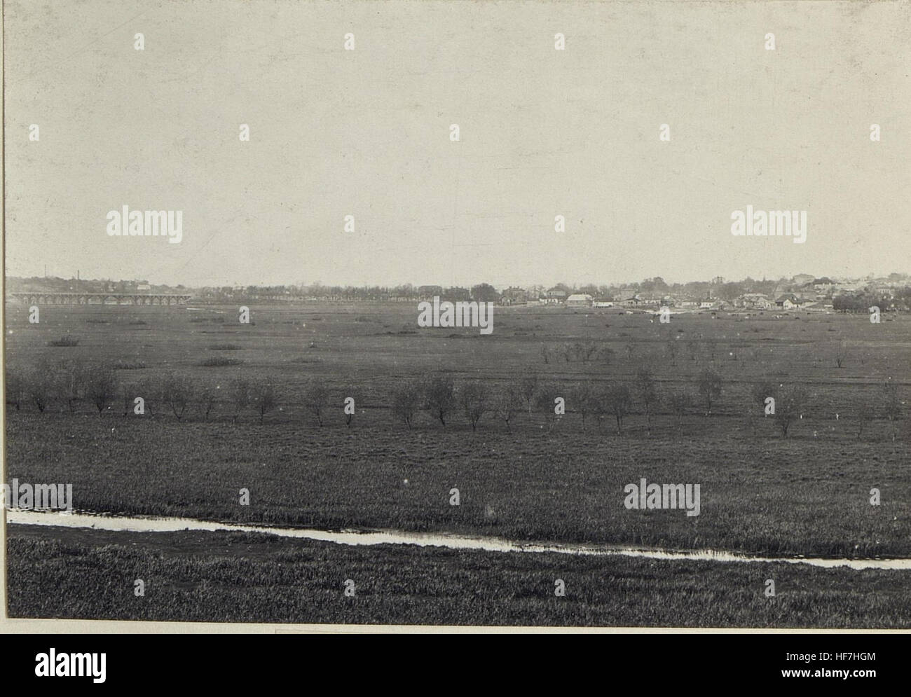 This panorama depicts a scene from the First World War, offering a ...