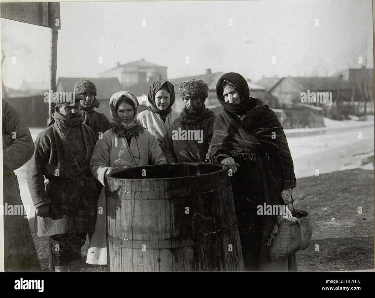 A depiction of civilians at the Russian battlefield during World War I ...