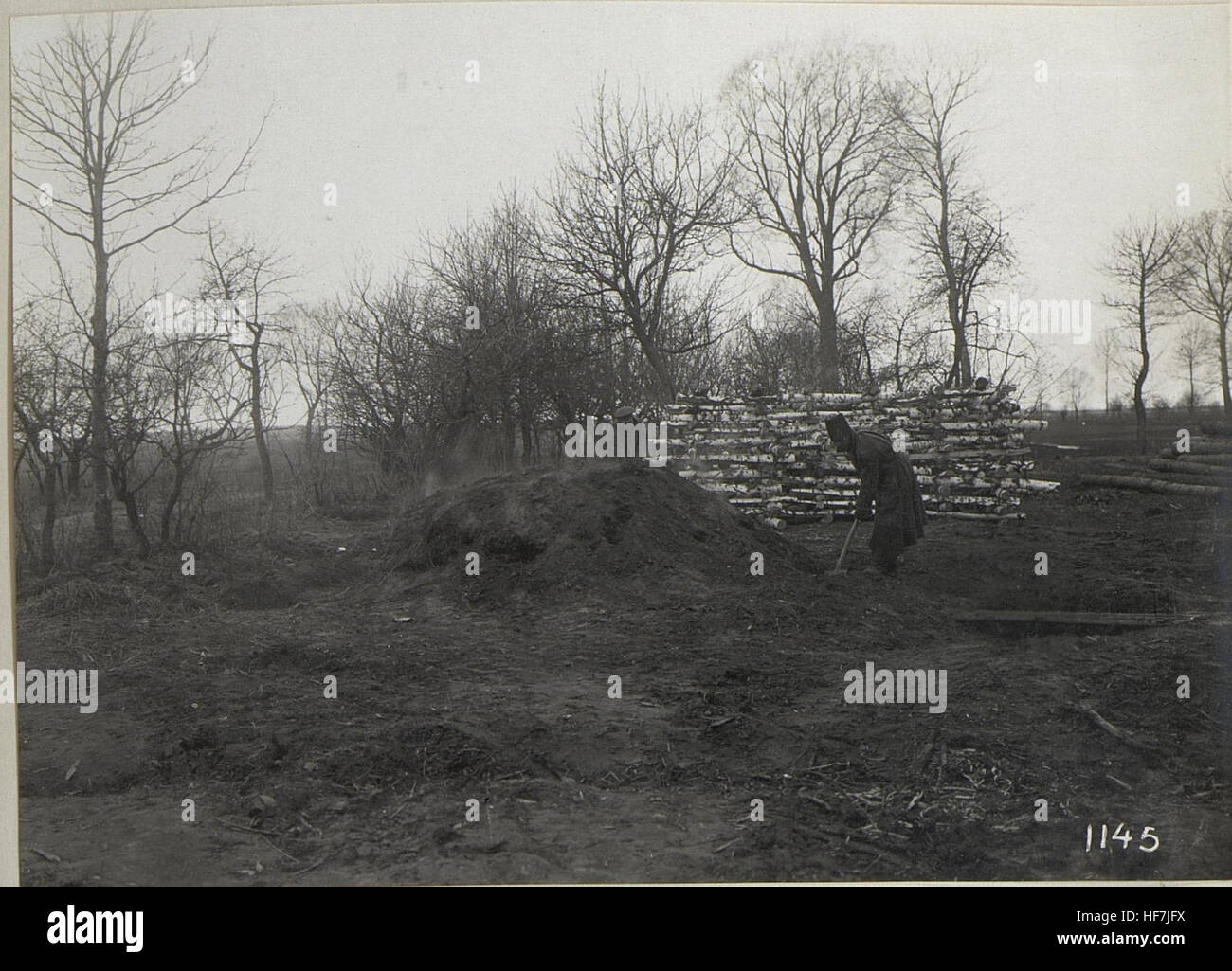 This image depicts life during the First World War, focusing on the ...
