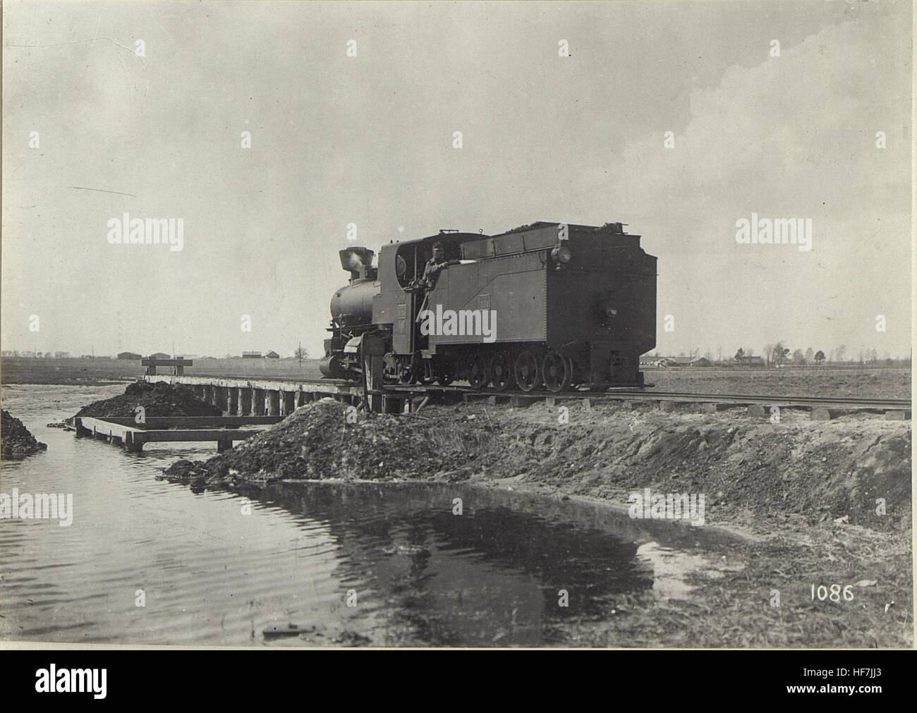 This historical photograph from World War I shows the 'Versorgungsbahn ...