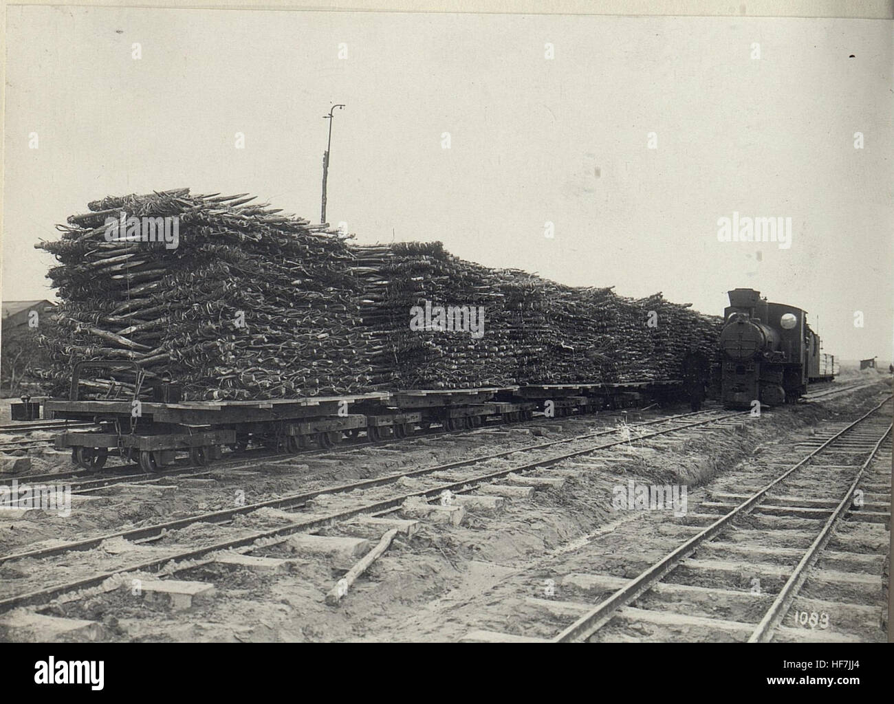 War supply logistics hi-res stock photography and images - Alamy
