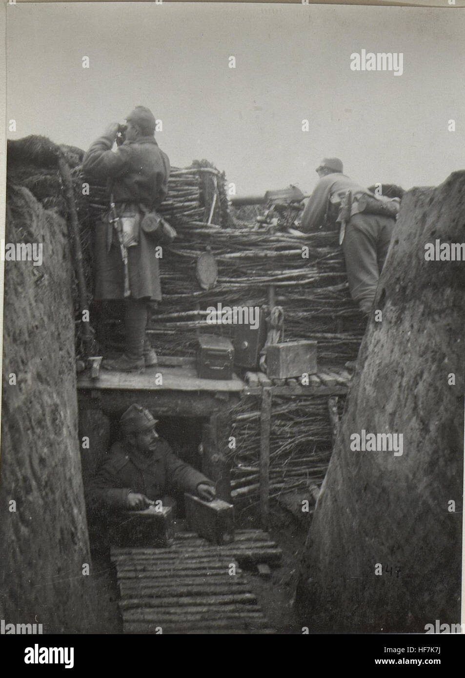 A photograph from 'Kriegsalbum 95,' depicting scenes from World War I ...