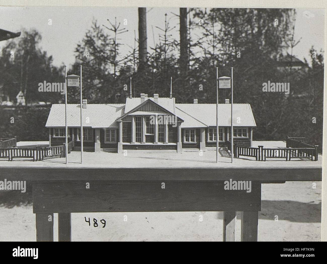 This image from the ‘Kriegsalbum 95’ series captures a moment from ...