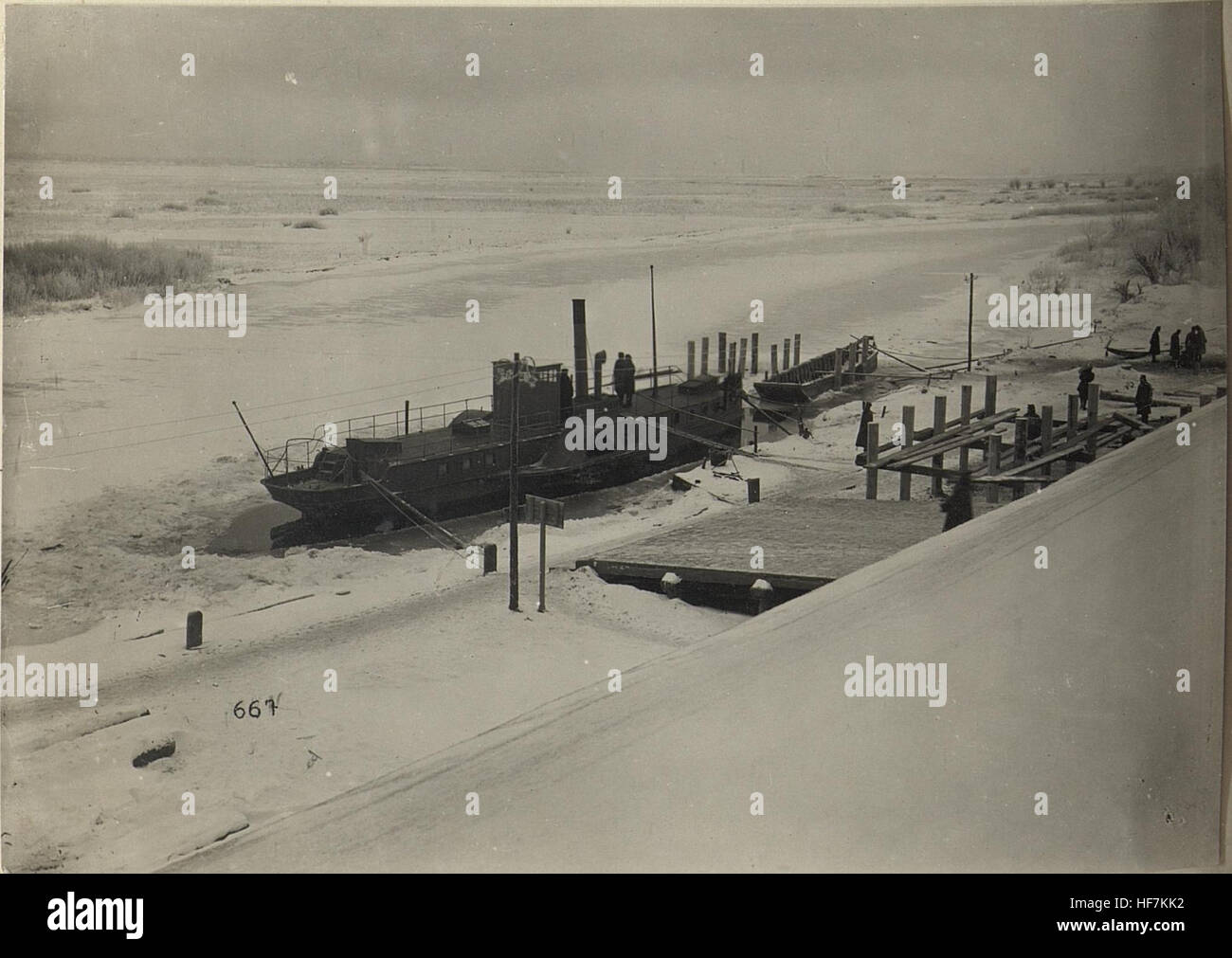 Kriegsalbum 95, image 28477, depicts scenes from World War I, focusing ...