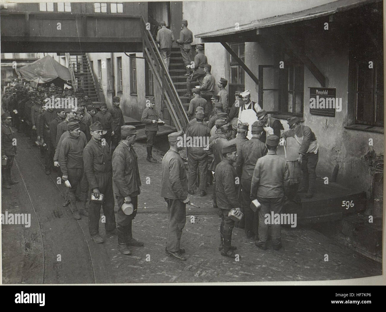 This image from the 'Kriegsalbum 95' collection captures a moment during the First World War ...