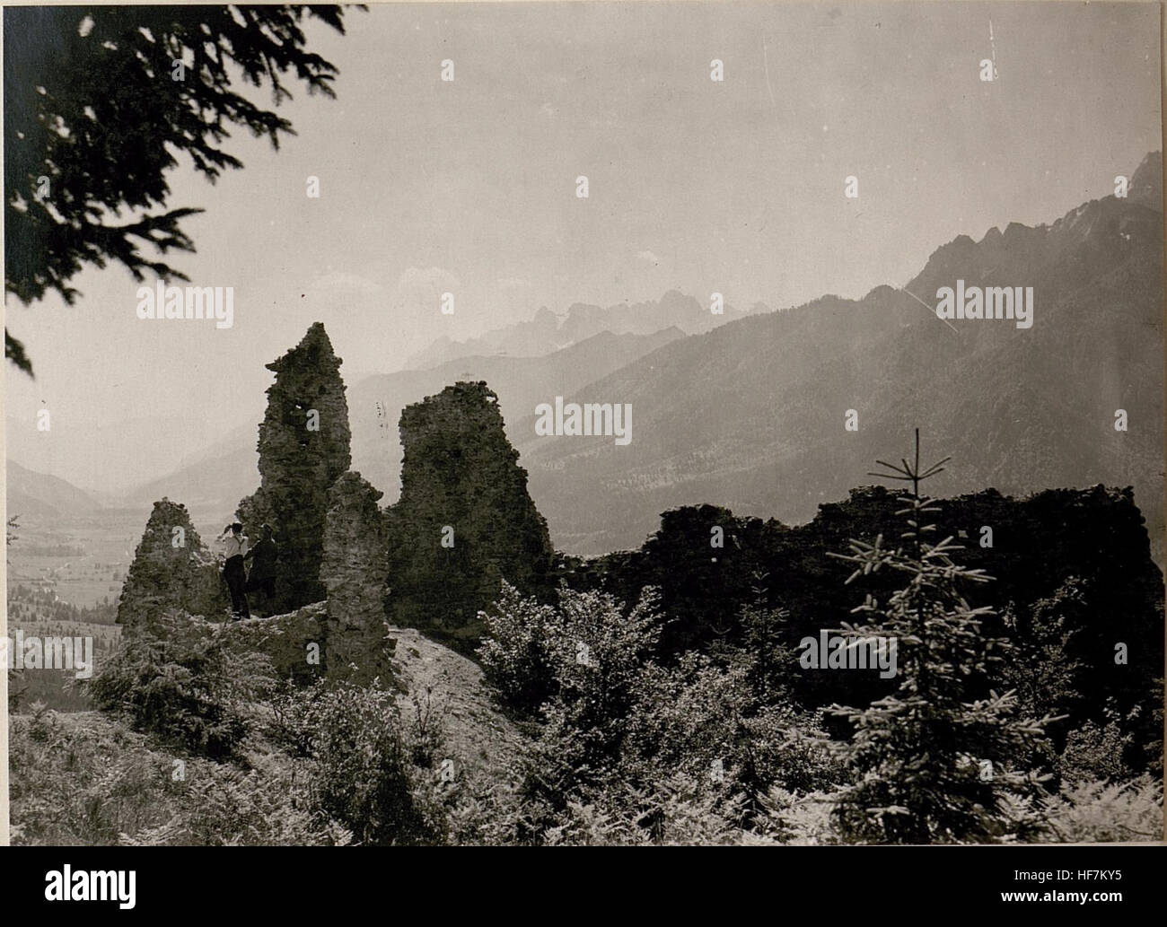 Ruine weltkrieg hi-res stock photography and images - Alamy