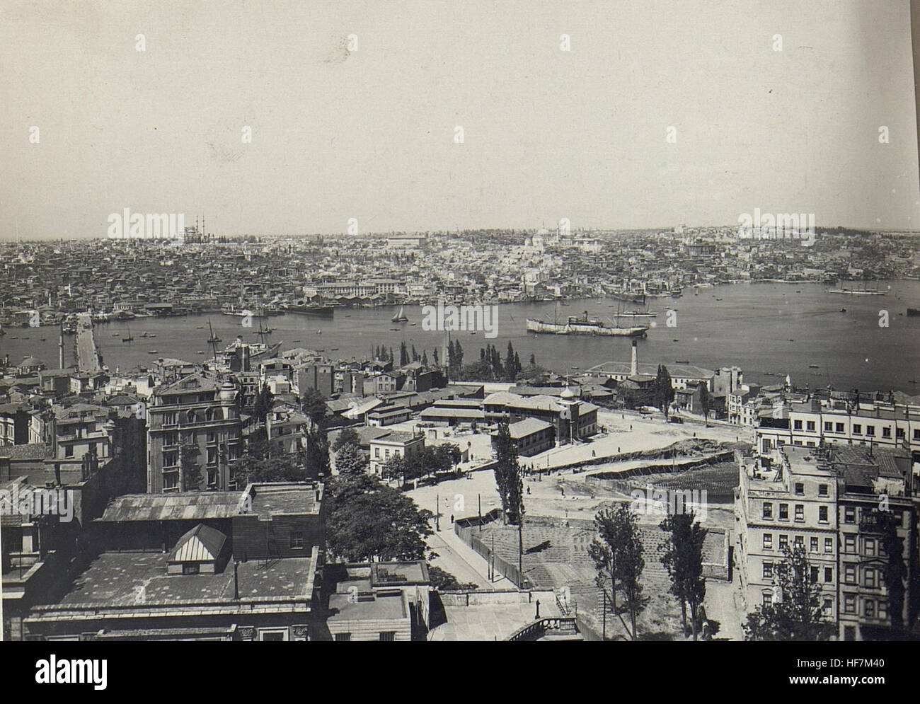 The panorama 'Panorama von Konstantinopel' depicts the city of ...