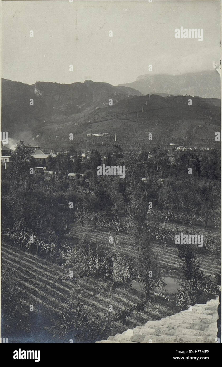 This World War I-era photograph depicts the Italian cable car system ...