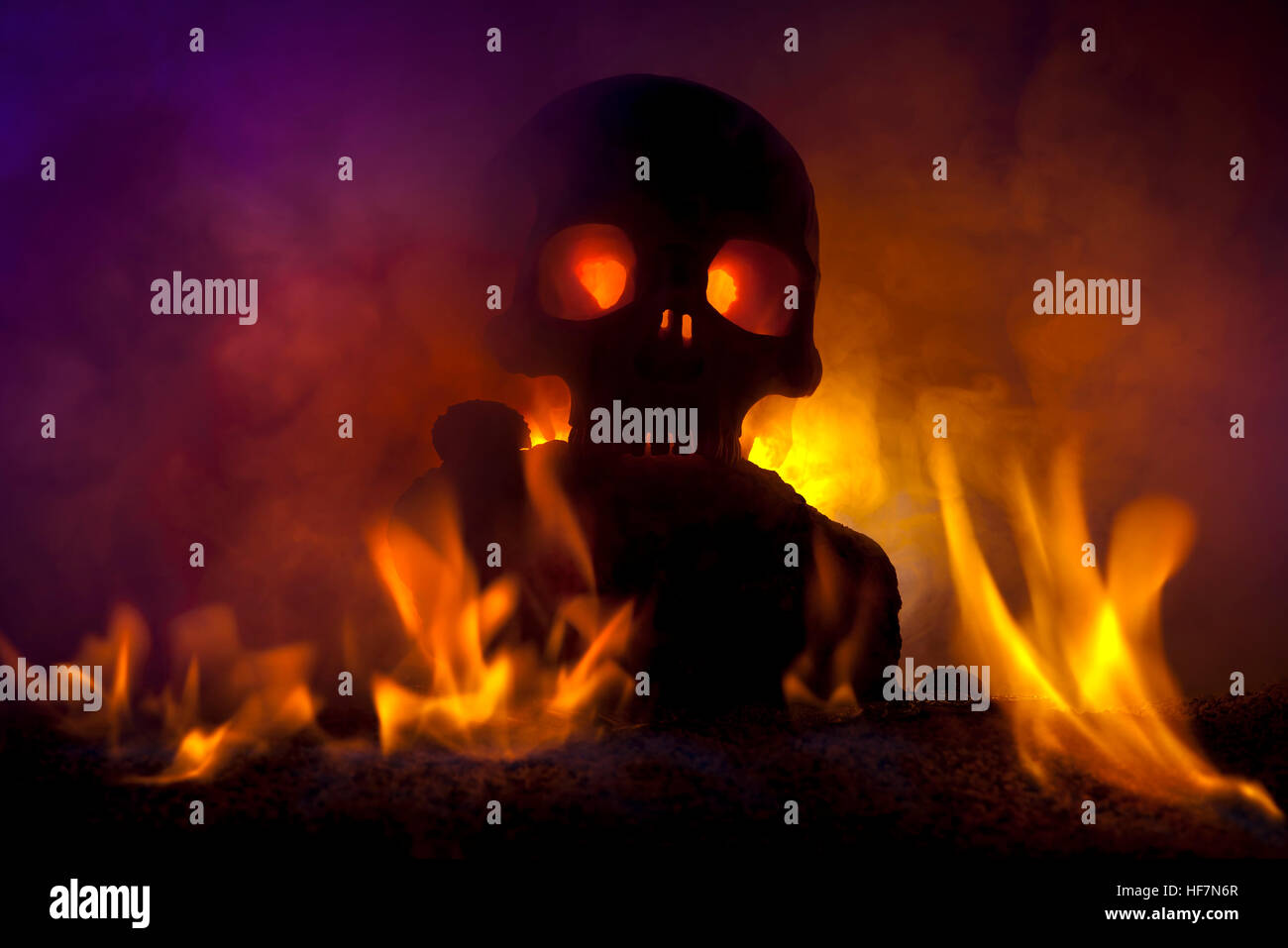 Skull with fog hi-res stock photography and images - Alamy