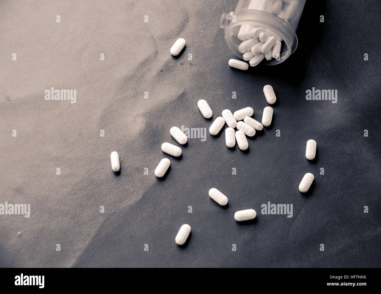 Drugs on a table hi-res stock photography and images - Alamy