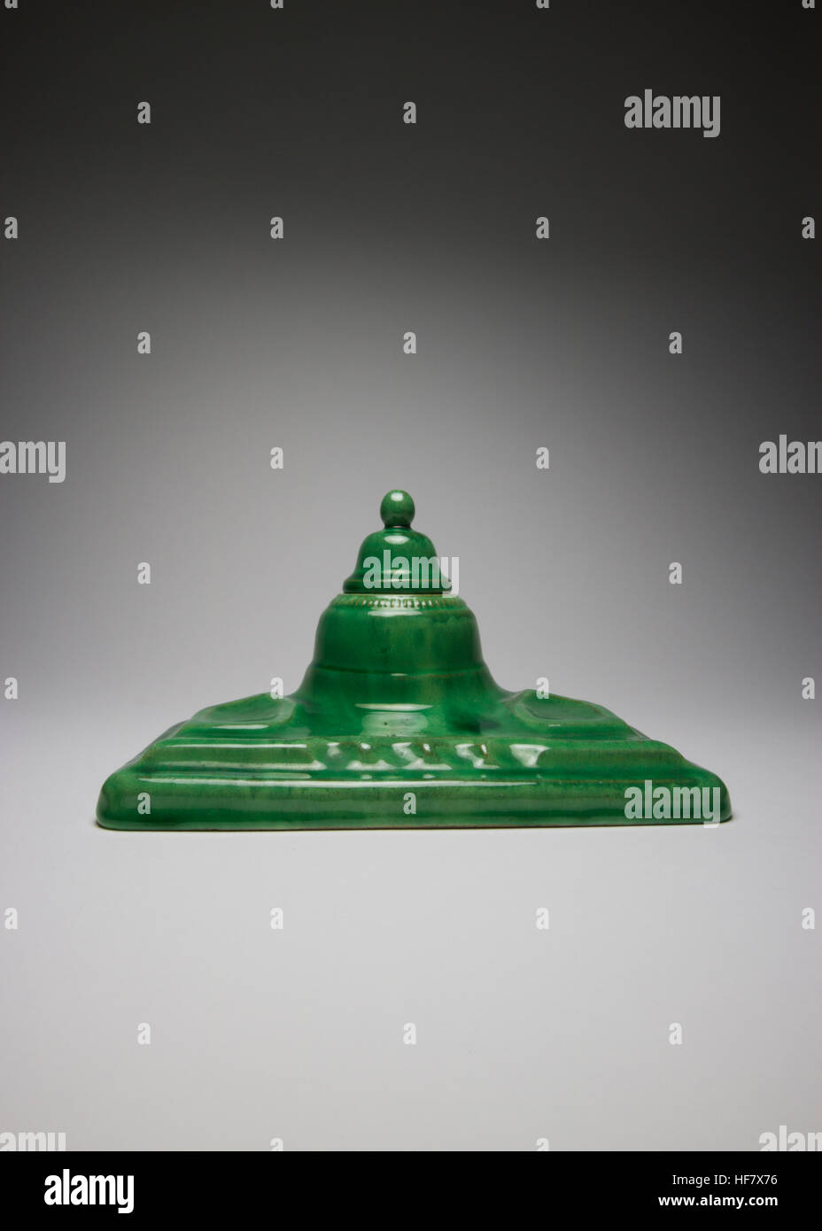 Antique Arts and Crafts pottery inkwell and cover, glazed in a ...