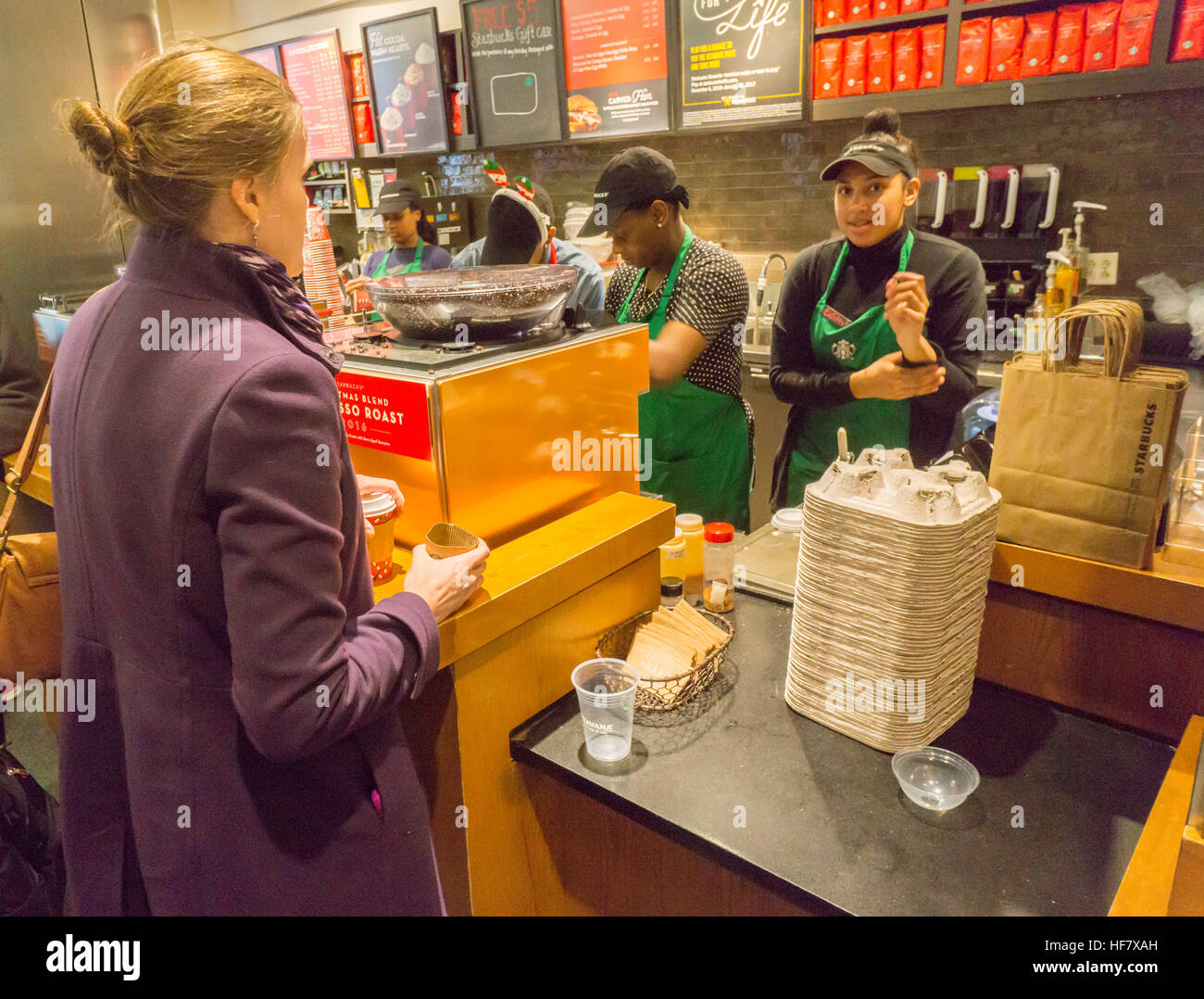 Starbucks employees hi-res stock photography and images - Alamy