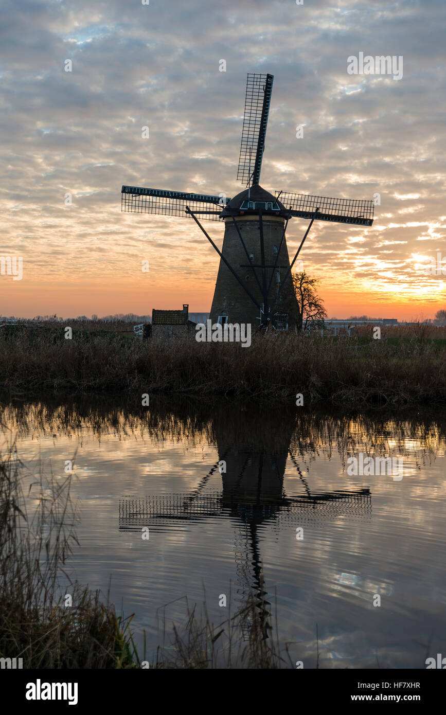 Holland dike windmill hi-res stock photography and images - Alamy