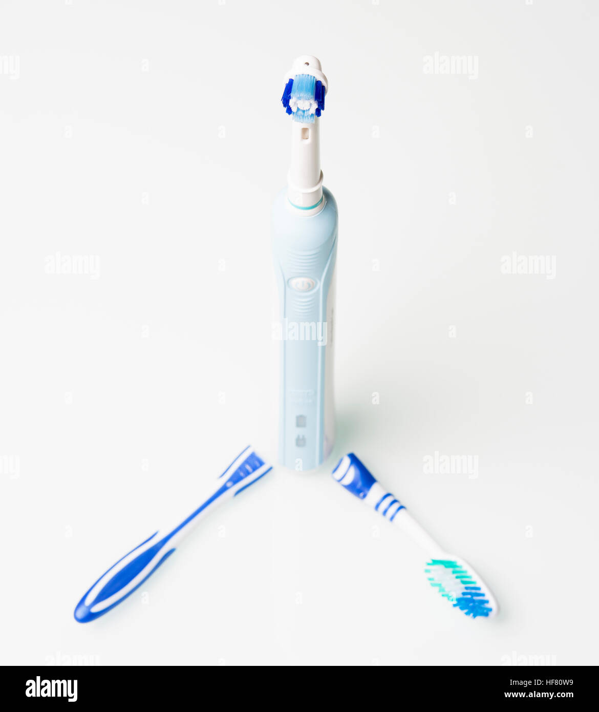 Broken Toothbrush Stock Photos & Broken Toothbrush Stock Images - Alamy