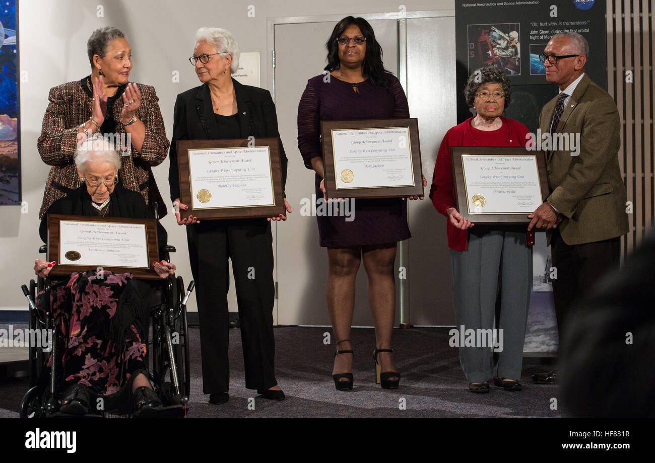 Computing units hi-res stock photography and images - Alamy