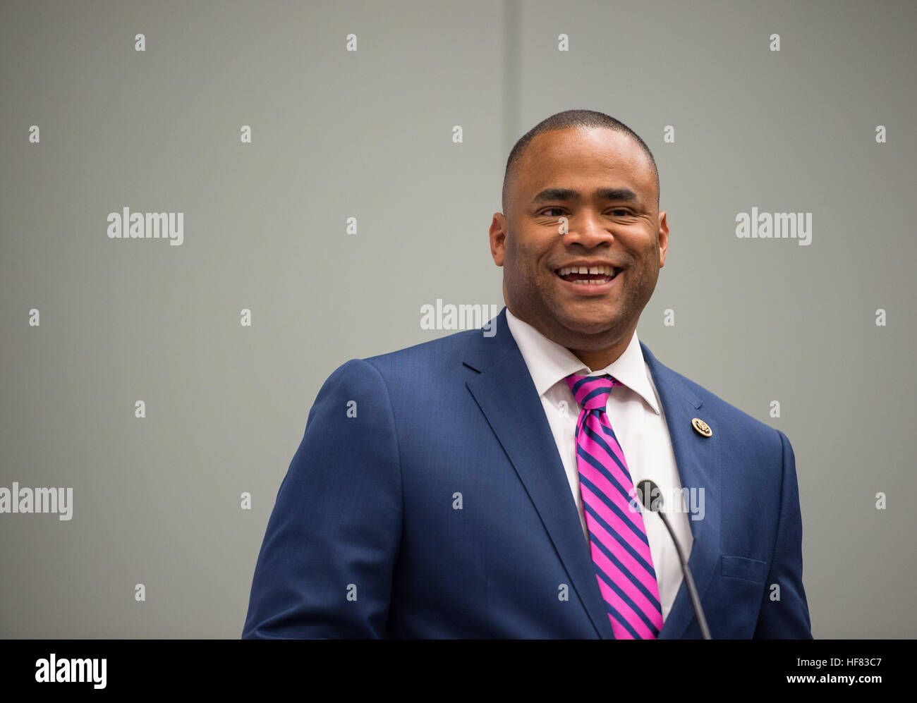 Congressman Marc Veasey introduces a panel on "Women in STEM: A Gender ...