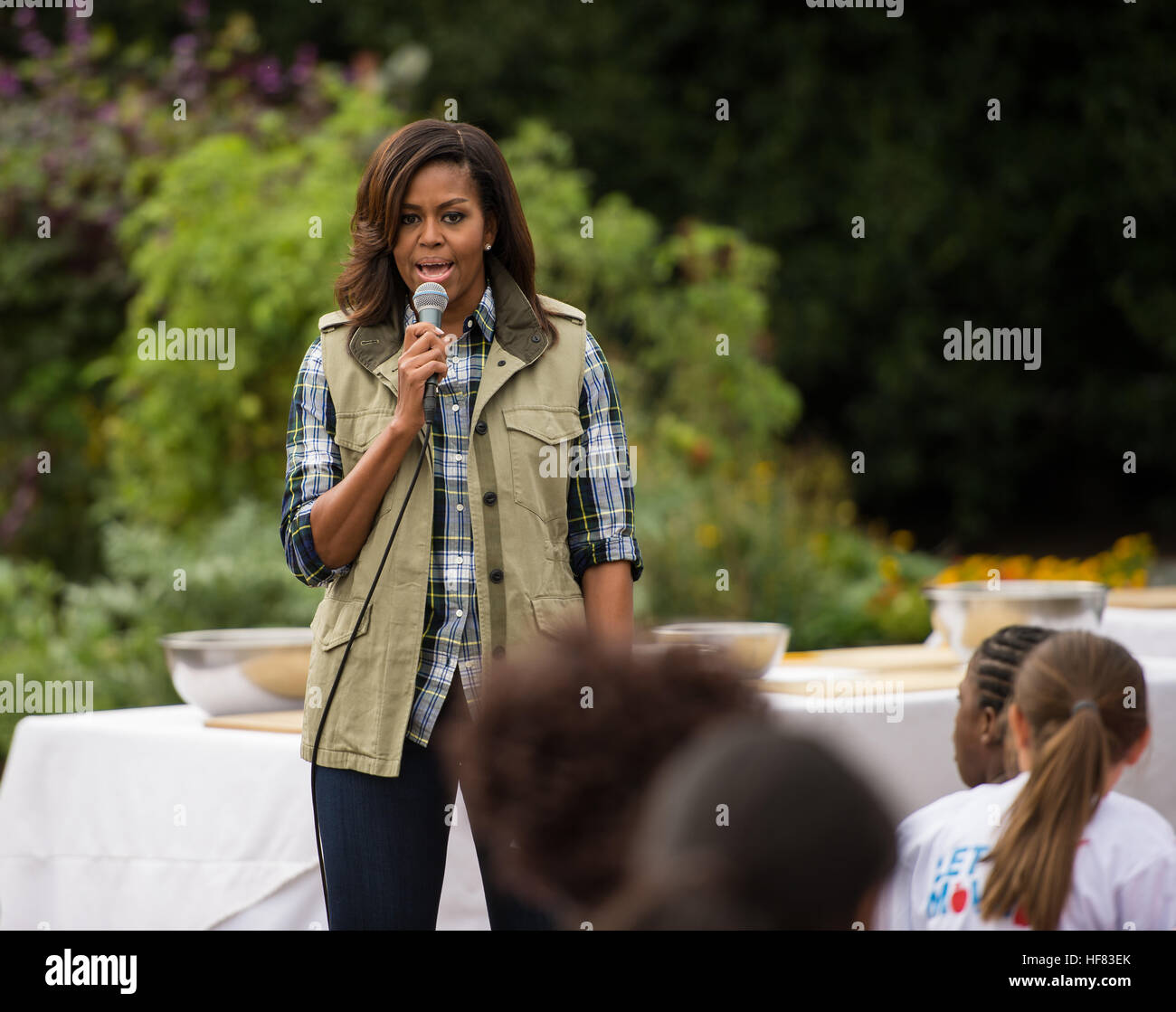 Michelle Obama, with astronaut Kjell Lindgren and students ...