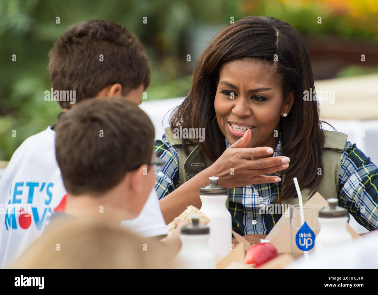 First Lady Michelle Obama, astronaut Kjell Lindgren, and students ...