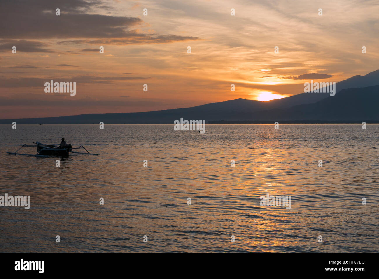 Man boat in sea sunset sky boat hi-res stock photography and images - Alamy