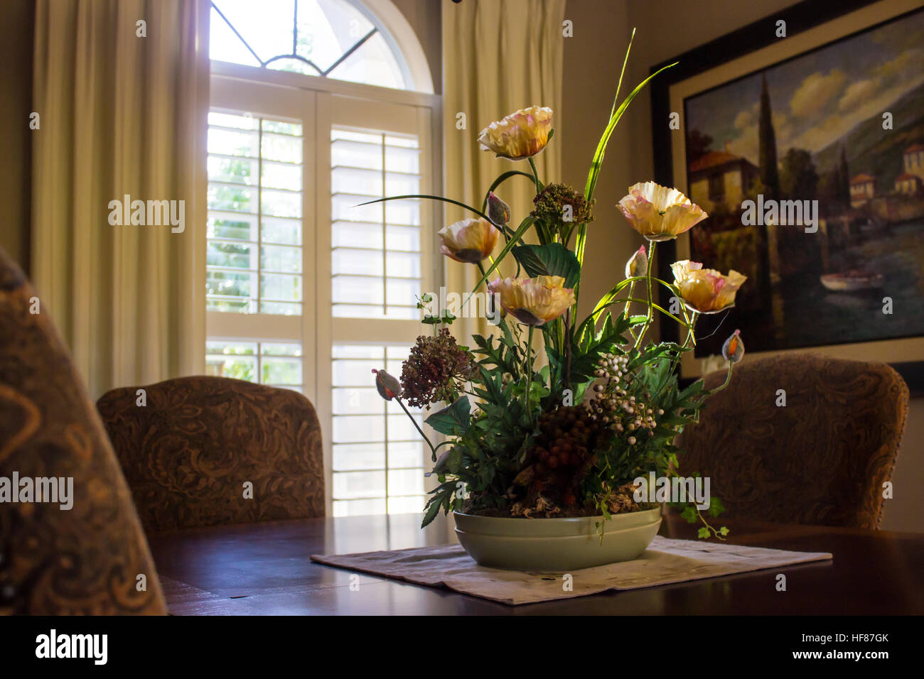 Dining table chairs centerpiece hi-res stock photography and images - Alamy